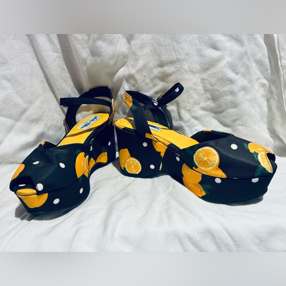 Lulu Hun | Shoes | Lulu Hun Lemon Print Platform Sandals Retrovintage ...